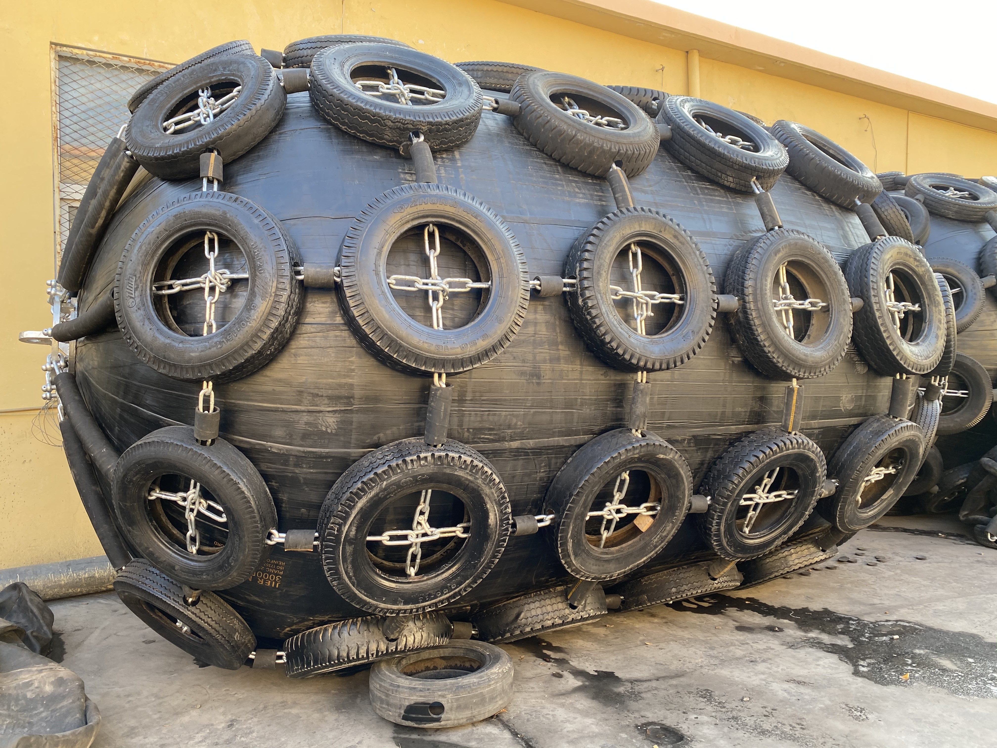 High Temperature Ship Rubber Fender Low Maintenance For Optimal Performance