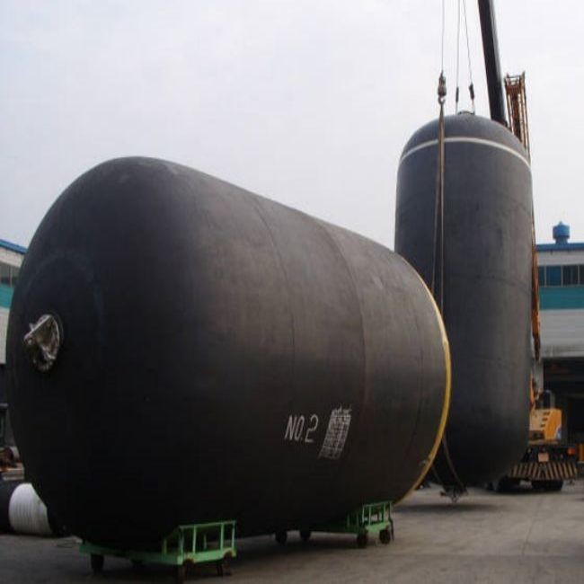 Navy 50kpa Submarine Fender Hydro Pneumatic Rubber Fenders Customized Sizes